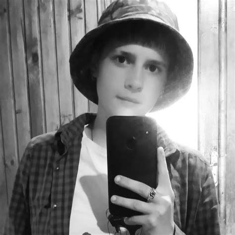 Anasteysha Threads Say More