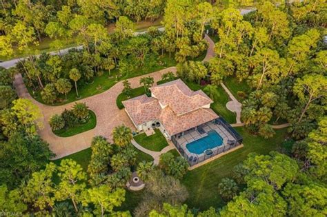 5574 Dogwood Way Naples Fl 34116 ®