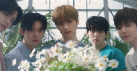 투모로우바이투게더 청량 비주얼이 폭발했다 Love Language