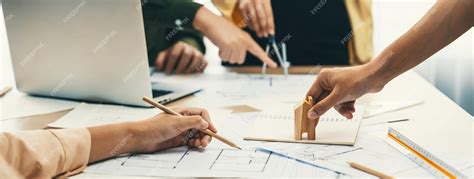 Premium Photo Professional Architect Team Discussion About