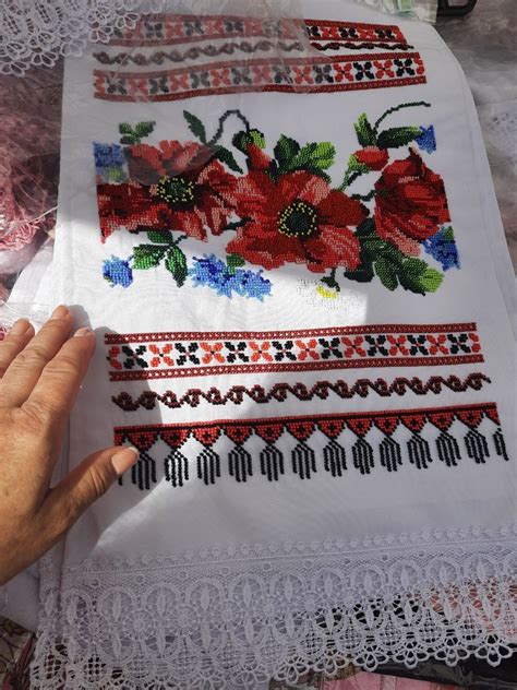 БІСЕР ВЕСІЛЬНИЙ РУШНИК І ДО СВЯТА Вишитий бісером Ручна робота 1 300 грн Поделки