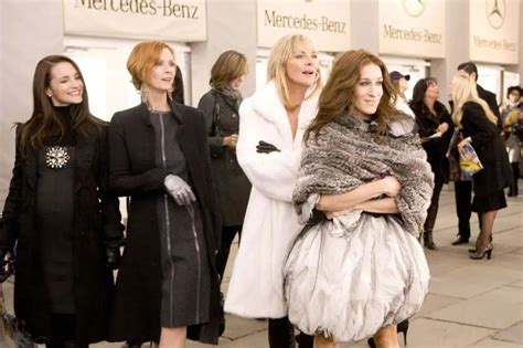 15 Winter Outfits From Sex And The City To Recreate Society19