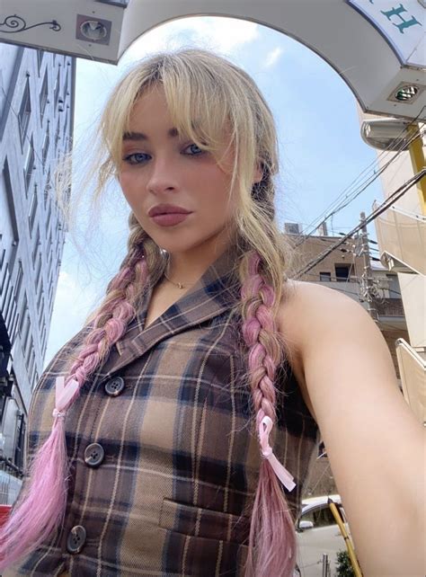 Sabrina Carpenter Pink Hair Sabrina Carpenter Outfits Sabrina
