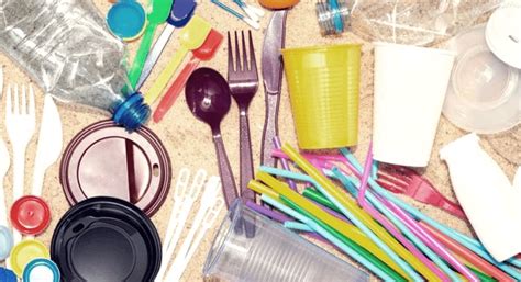 ප්ලාස්ටික් භාණ්ඩ කීපයක් තහනම් කෙරේ Lnw Sinhala