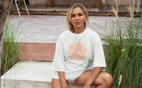 White T Shirt Mockups That Will Boost Your Conversion Rate