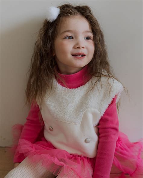 토토로 퍼 베스트 크림 무무즈