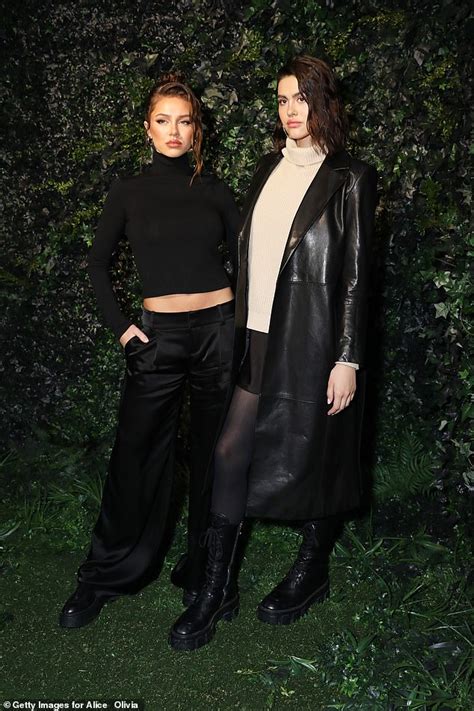 Amelia Hamlin 18 Flashes Her Toned Abs Alongside Sister Delilah 21