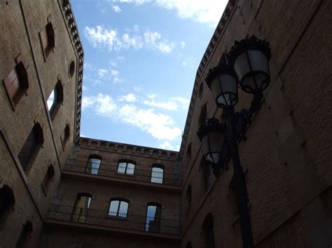 무료 이미지 건물 하늘 건축물 벽 도시 지역 구름 창문 시티 일광 정면 거리 대칭 집 2848x2136 Fabioluizcom 1621251