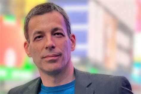 אמנון גולן סמנכל השיווק של מיטב הוא איש השיווק של מארס 2023 איגוד השיווק הישראלי