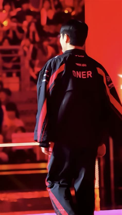 那時候夏季準決我在現場看到你的時候更多的是擔心，你看起來壓力好大也很不舒服的樣子 7月的時候我要用去看你了但這次看到你的時候肉眼可見的變瘦好多🥹 你怎麼可能沒有壓力或許這幾次的比賽讓你迷茫了