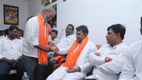 ಬಿಜೆಪಿ ಅಭ್ಯರ್ಥಿ ಡಾ ಕೆ ಸುಧಾಕರ್‌ ಪರವಾಗಿ ನಿಂತ ಮುಖಂಡರು Lok Sabha Election 2024 Dr K Sudhakar