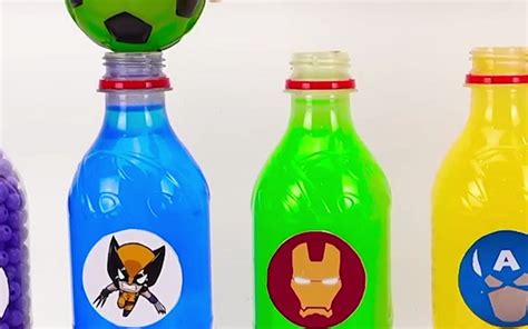 彩色小足球变成各种颜色的小球 萝卜玩具宝宝 萝卜玩具宝宝 哔哩哔哩视频