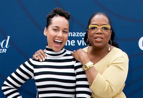 Oprah Winfrey With Alicia Keys Wallpaper Wallpapersok
