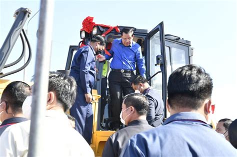 សម្ដេចតេជោ ហ៊ុន សែន អញ្ជើញជាអធិបតីបើកការដ្ឋានស្តារ និងលើកកម្រិតគុណភាព ផ្លូវជាតិលេខ៣១ និង៣៣ Ams