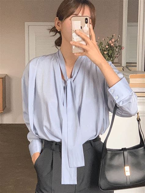 Sleek 파스텔 실키 타이 드레이프 블라우스3color