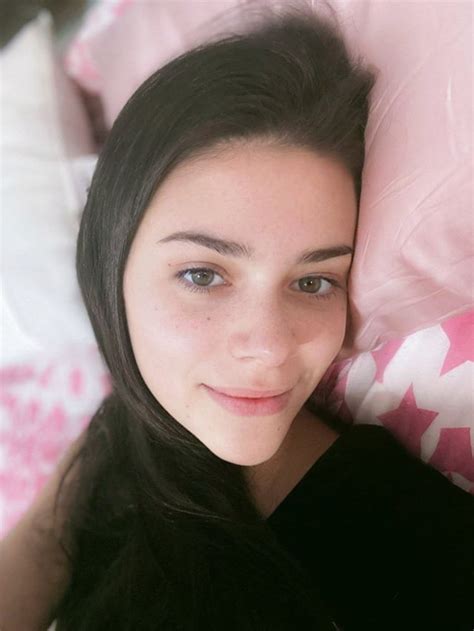 Face Of A Happy Girl F18 R Faces