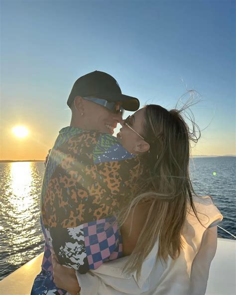 საუკეთესო ფოტოები შვებულებიდან სად ისვენებენ მანჩესტერის ვარსკვლავები რადიო ფორტუნა Fortuna Ge