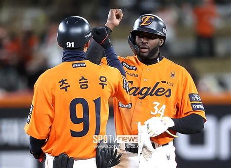 ‘팀 타율 유일 1할대 한화 타선 더 떨어질 곳도 없다 누가 영웅이 될 것인가