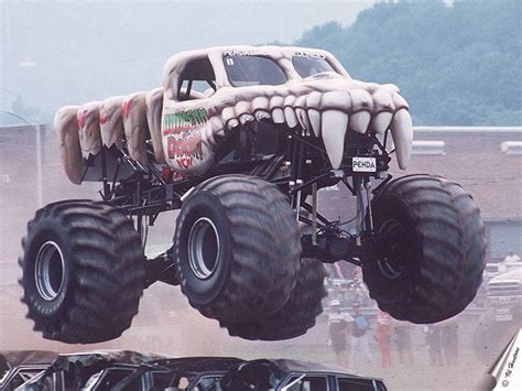 Dungeon Of Doom Bigfoot Monster Truck Motor Monster Truck With Teeth