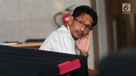 Foto Ekspresi Anggota Dprd Bekasi Sulaeman Jelang Diperiksa Kpk Foto