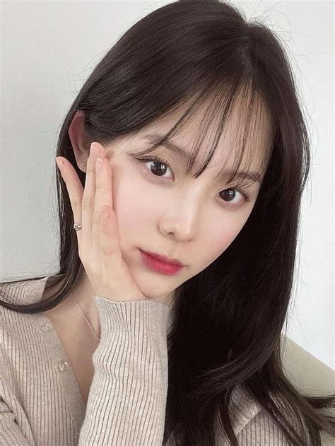 5 Simple Steps On How To Cut Your Own Korean Wispy Bangs Perfectly In