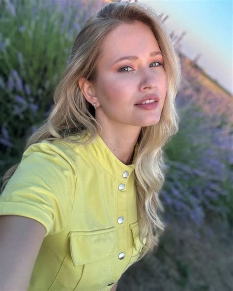 Stella Cardo Age Career Family Net Worth Height