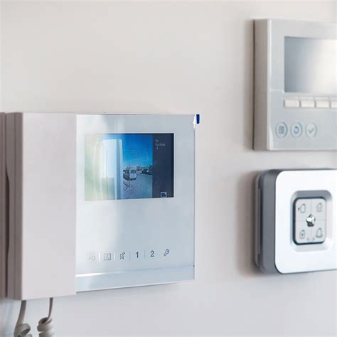 安防器材及系統解決方案：增加智能化、遠程監控和自動化功能 雷勵資通科技