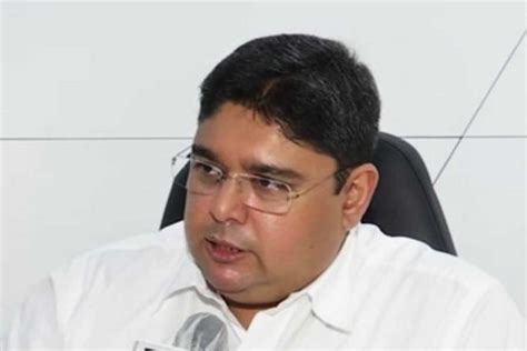 Calcutta High Court Lawyer Sanjay Basu Goes To Calcutta High Court