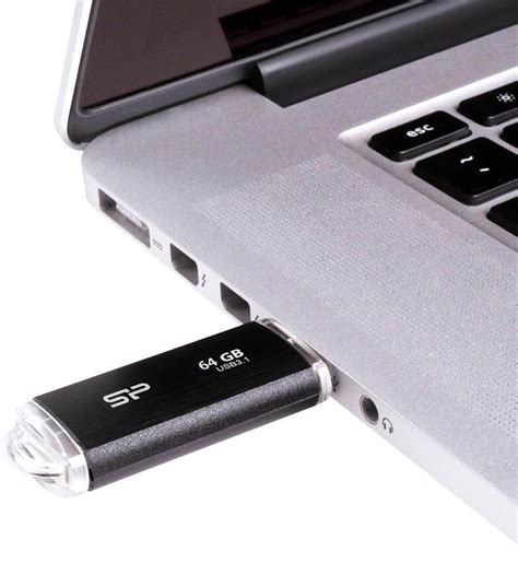 Silicon Power Blaze B02 64GB USB3.1 3.0 / 2.0 Flash Drive