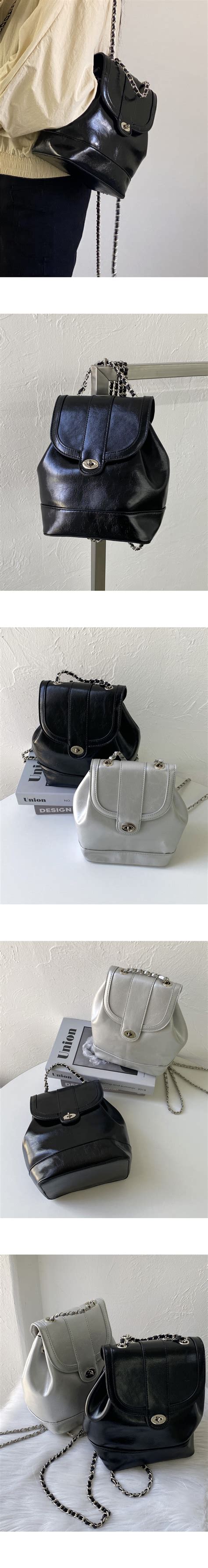 폴티 유광 가죽 체인 복조리 백팩