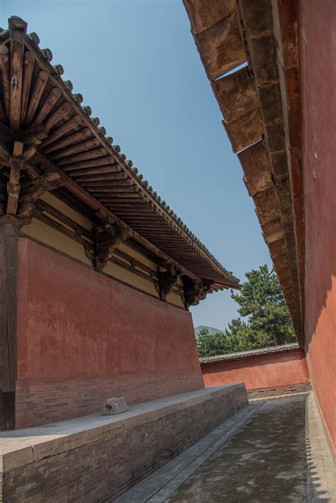 重走梁林路游学，南禅寺大佛殿是中国现存最早的木结构古建筑