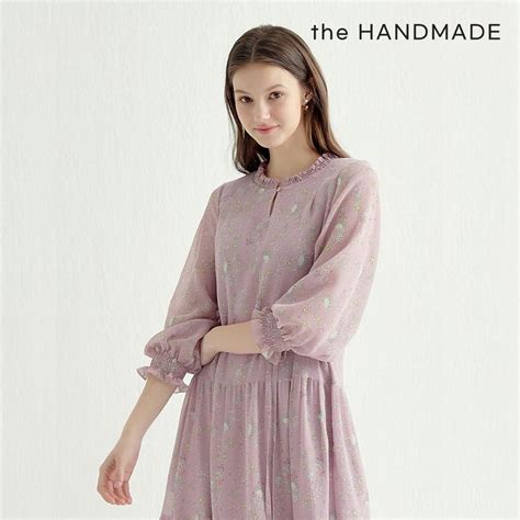 더핸드메이드 플라워 쉬폰 스모킹 원피스