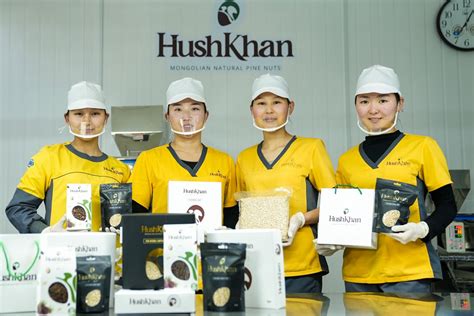 “Дэлхийн экспортыг дэмжих чуулга уулзалт” ын үеэр зочид төлөөлөгчид “Хушхан” брэндийг таашааж байна