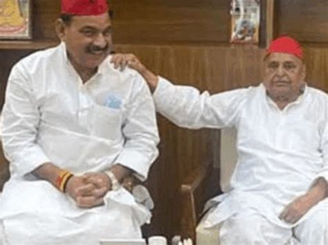 Former Minister Narad Rai Resigned From Sp सपा के पूर्व मंत्री नारद राय ने दिया इस्तीफा