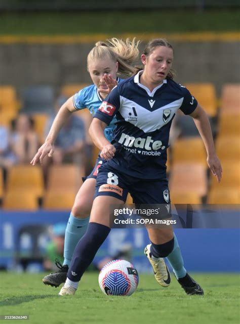 Taylor Jade Ray Of Sydney Fc And Alana Murphy Of Melbourne Victory Fc News Photo Getty Images