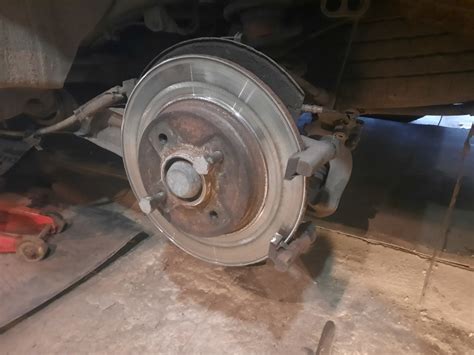 Задние тормозные колодки — Peugeot Partner Tepee, 1,6 л, 2008 года ...