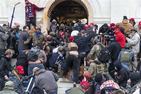 How To Safely Cover Riots And Civil Unrest Global Center For