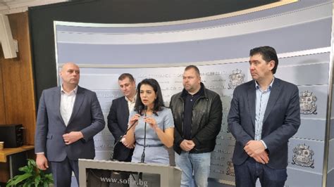 Ваня Григорова Васил Терзиев и Иван Василев саботират работата на транспортните дружества