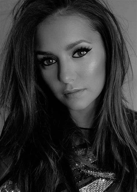 Pin De Tak System Em Nina Dobrev Nina Dobrev Atrizes Ariana