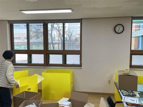 영어책 학용품 등 다양한 물품 기부 용인 갈곡초등학교에서 보내온 영어책과 여러 물품 영어 도서 기부