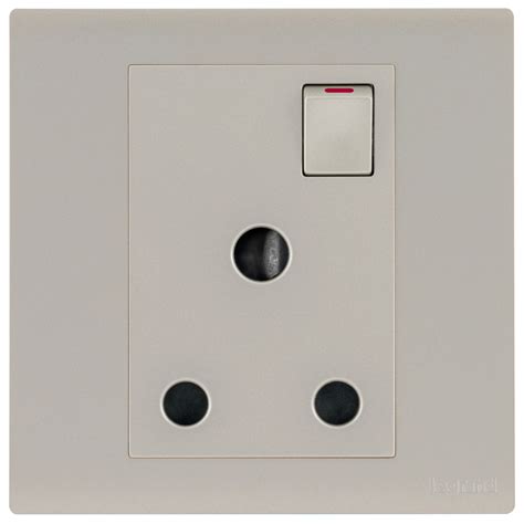 Obria 1 Gang Bs 15a Switched Socket Champagne Mec32042ch