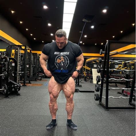 “guys Legs Are Bigger Than His Body” Despite Offseason 250lb