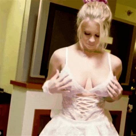 Anywhere I Can Find The Video Of This Gif For Anabelle Pync In White Dress Answered