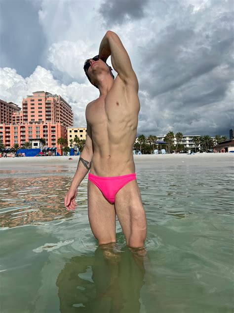 TW Pornstars Pic Travis Twitter Its My Birthday On The Th AM Dec