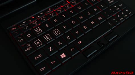 エンジニア向けumpc「one Netbook A1」の試作機で筐体の仕上がりをチェックする ガルマックス