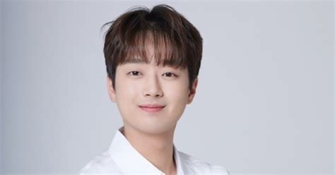 찬또배기 이찬원 2024 Kgma서 5관왕 쾌거 언제나 노래하겠다