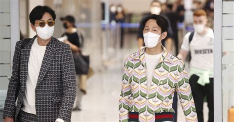 함께 귀국하는 이정재와 정우성