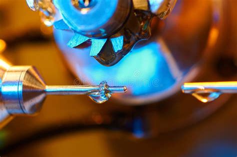Precision Milling And Lubrication Process Showcasing Intricate