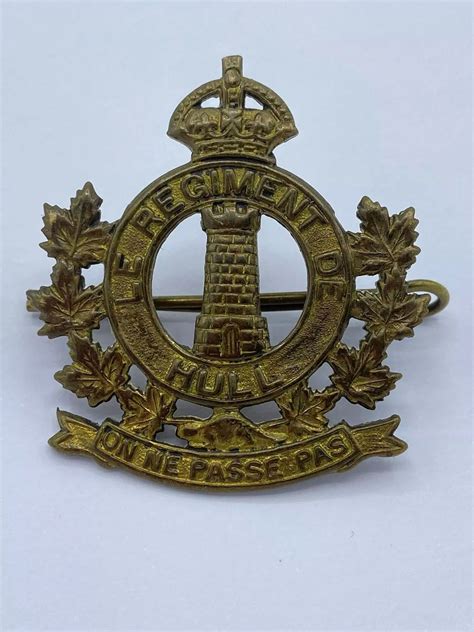 Ww2 Canadian Le Régiment De Hull Reserve Armoured Recon Cap Badge In