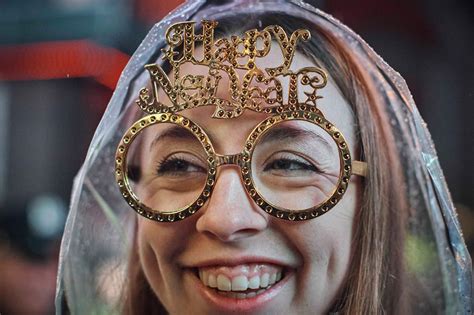 ФОТО Дэлхийн хотууд 2023 оноо хэрхэн угтсан бэ